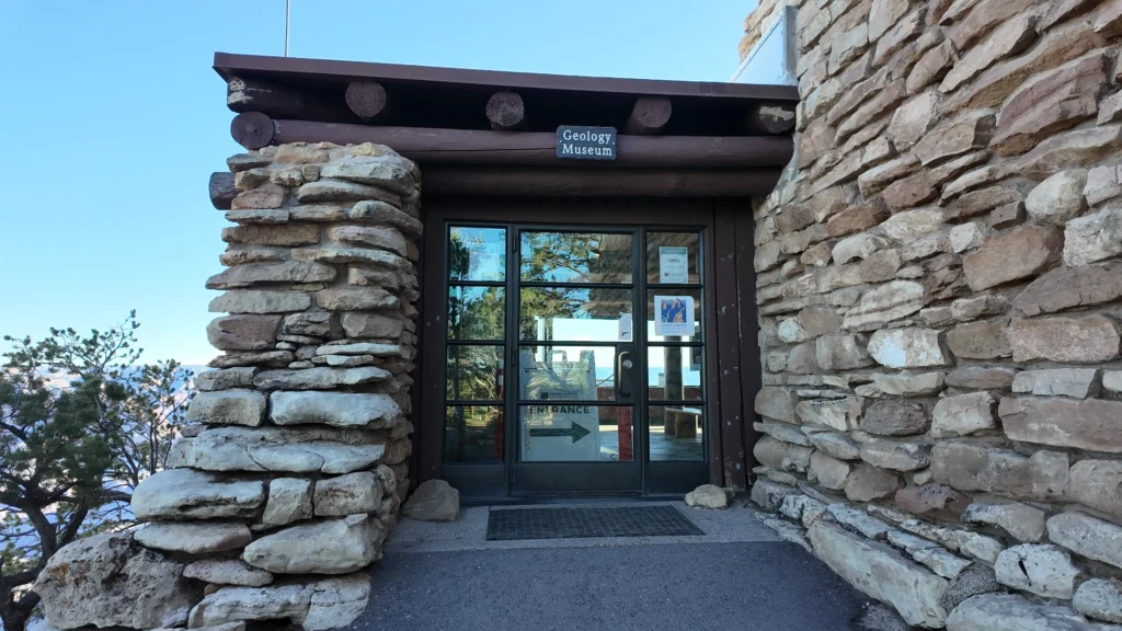 Yavapai Geology Museum | GrandCanyon.com