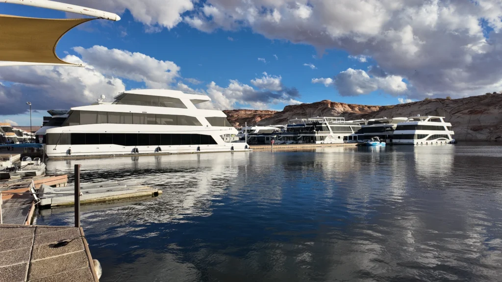 Antelope Point Marina | GrandCanyon.com