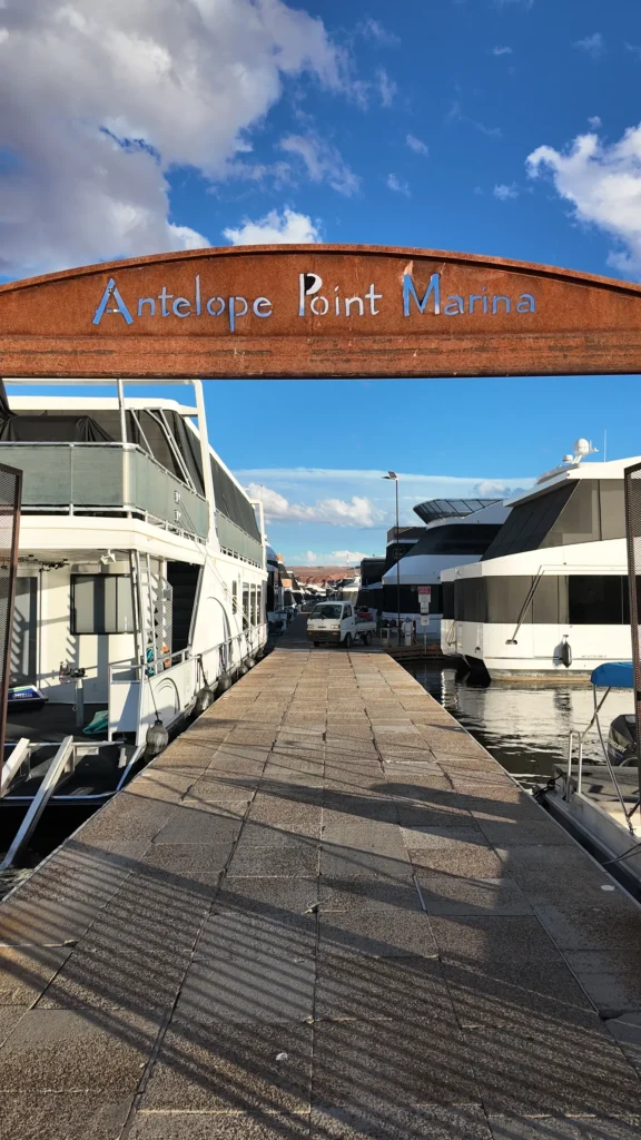 Antelope Point Marina | GrandCanyon.com